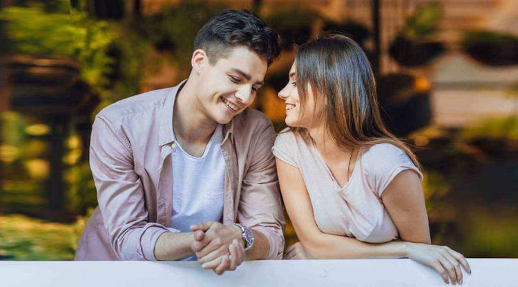 The Ultimate Guys Guide on Approaching Women – Royal Intimacy